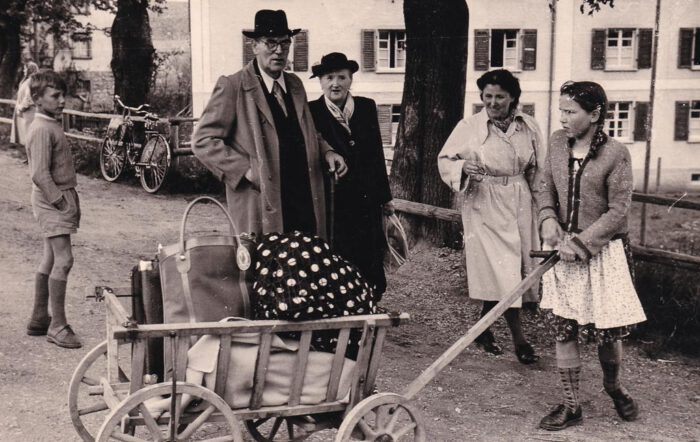 Abholung von Kurgästen am Bahnhof, 28. Mai 1955 - Löffingen damals